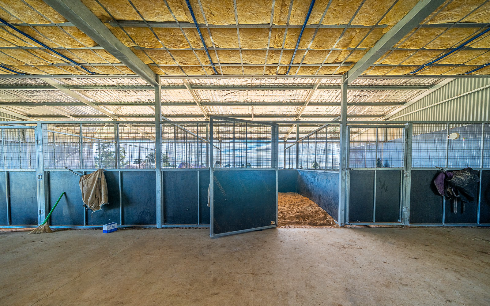 Griffiths architectural portal framed house