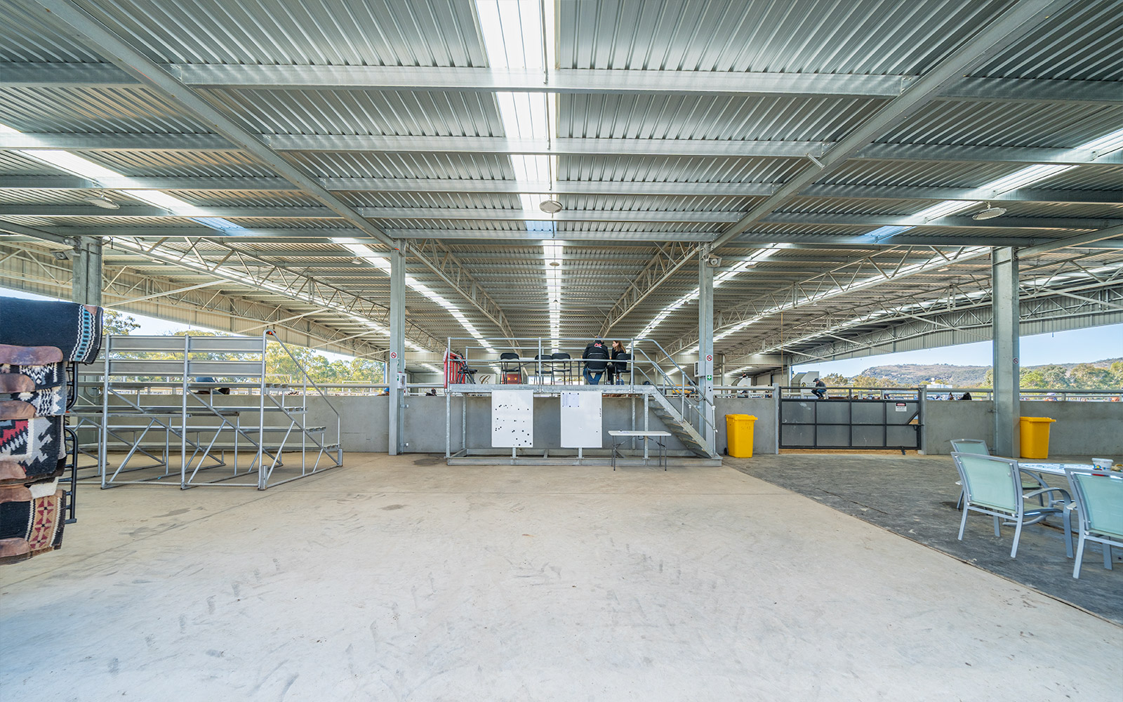 Tri Star Quarter Horse Stud western riding arena